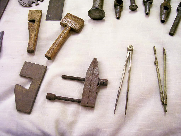 Sailmaking tools and items