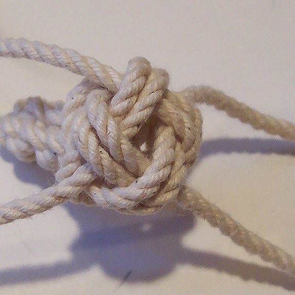 finial wall and crown knot