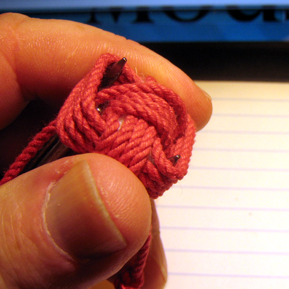 using a jig to make a small monkey's fist